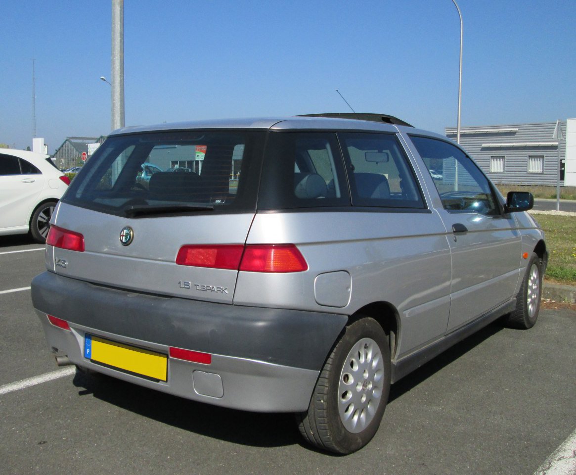 Alfa Romeo 145 technical specifications and fuel economy